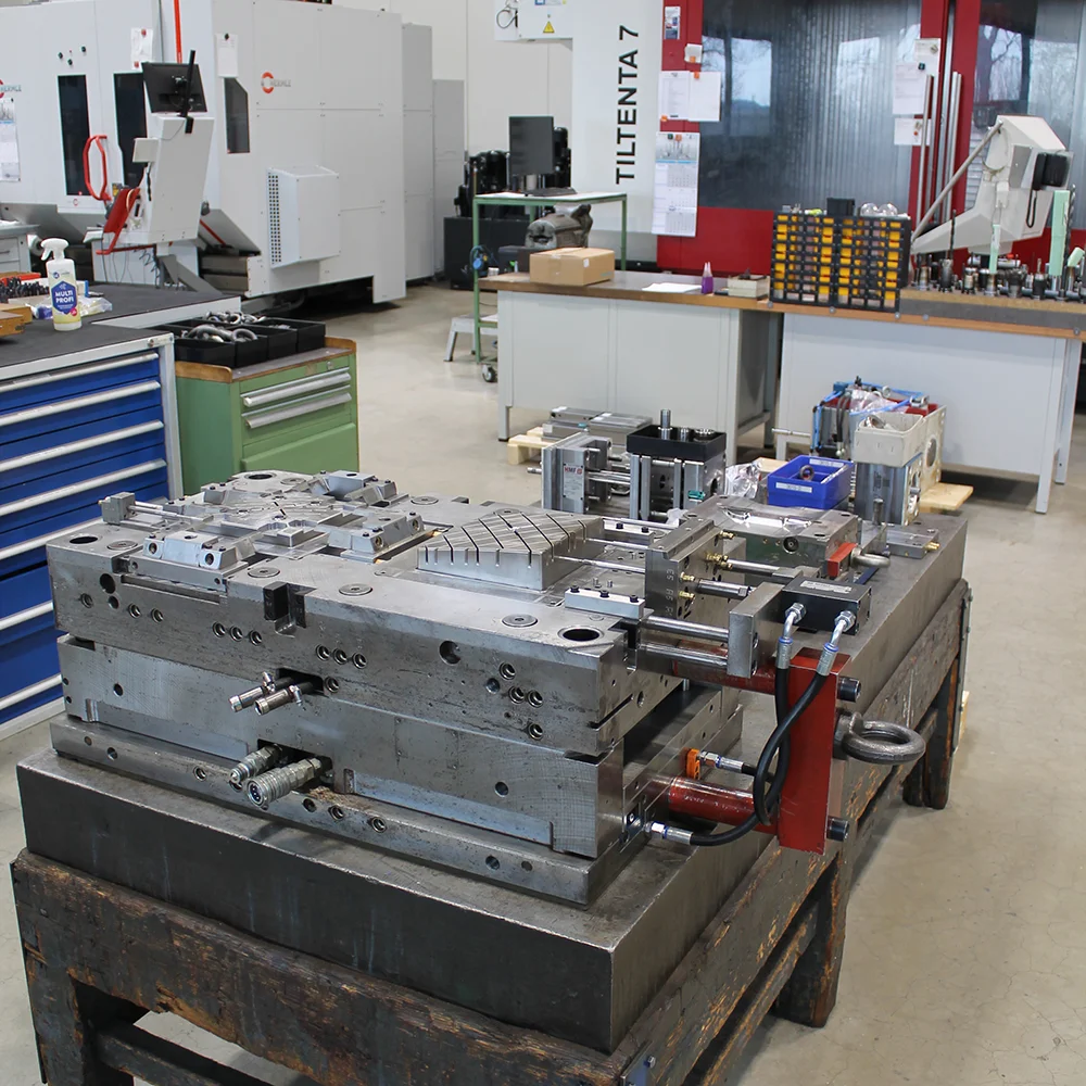 Formenbau - HMF Maschinen & Formenbau GmbH